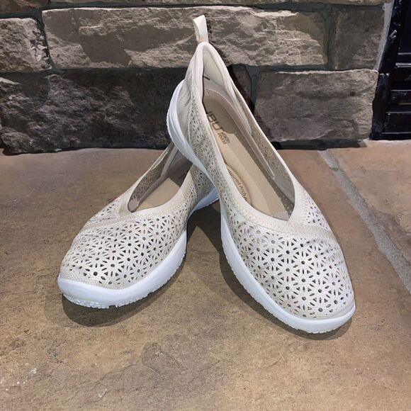 Jambu | Shoes | Jbu Emma Casual Slipon Ballet Flat Cream Shimmer | Poshmark